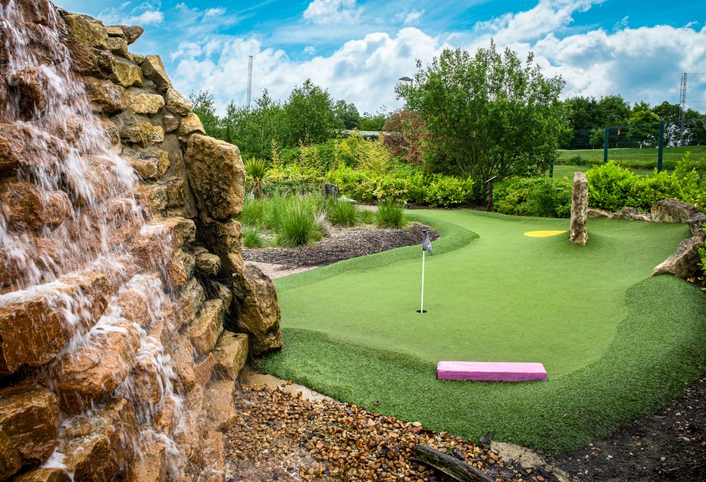 Crazy Golf in Milton Keynes | Family Fun | Abbey Hill Golf Centre